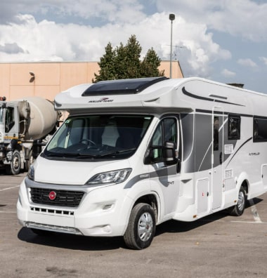 Follow Frank Campers | Hire Campers And Motorhome Rental
